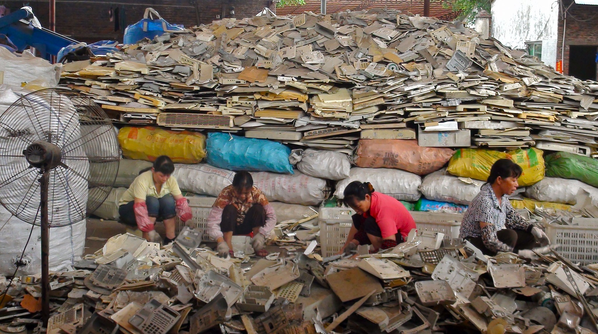 China’s Big Decision on Plastics | Breaking Asia